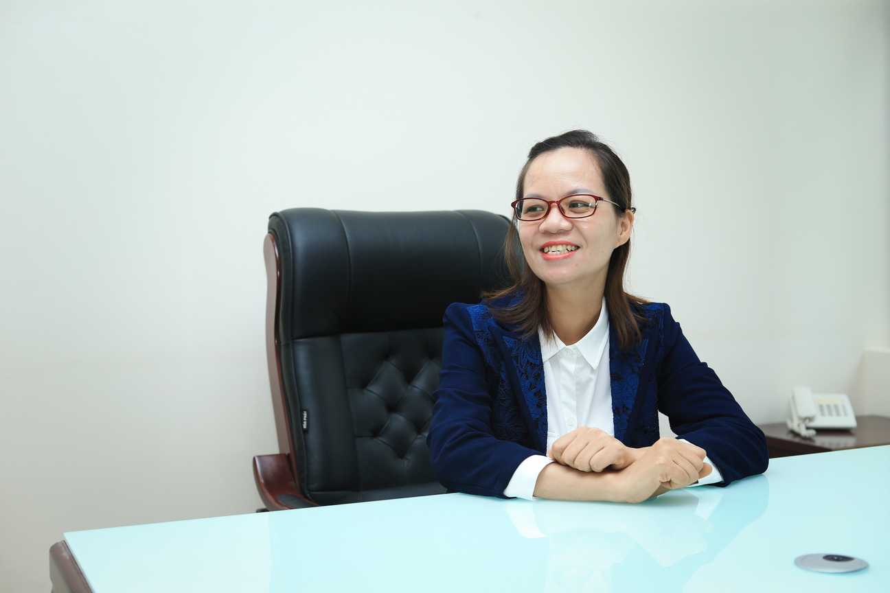Ashley Hardy - Phong Thanh